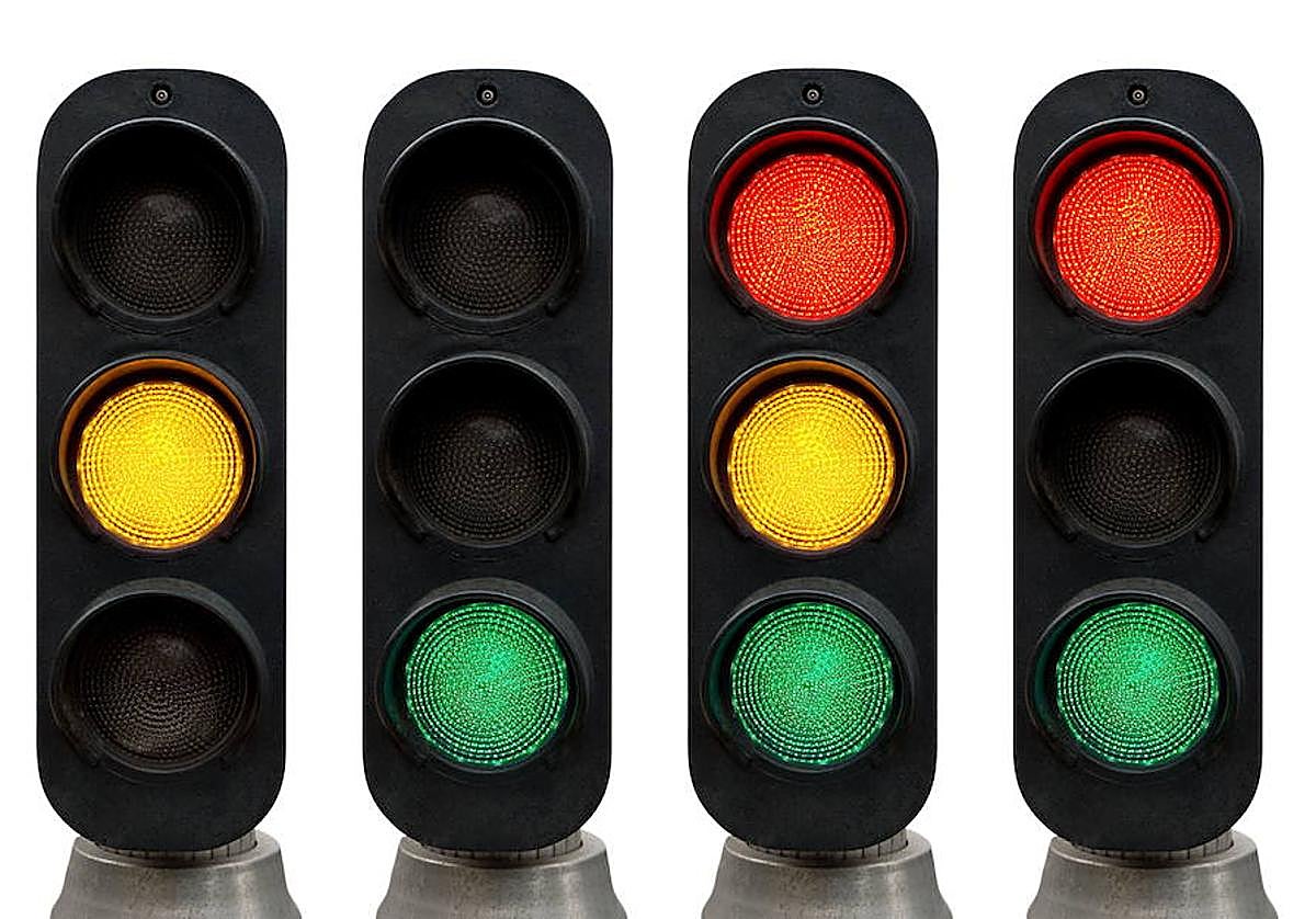 ¿Qué significa la cuarta luz que podrán integrar los semáforos? | El Comercio: Diario de Asturias